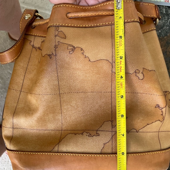 Alviero Martini | Bags | Alviero Martini Classe World Map Bucketbag ...